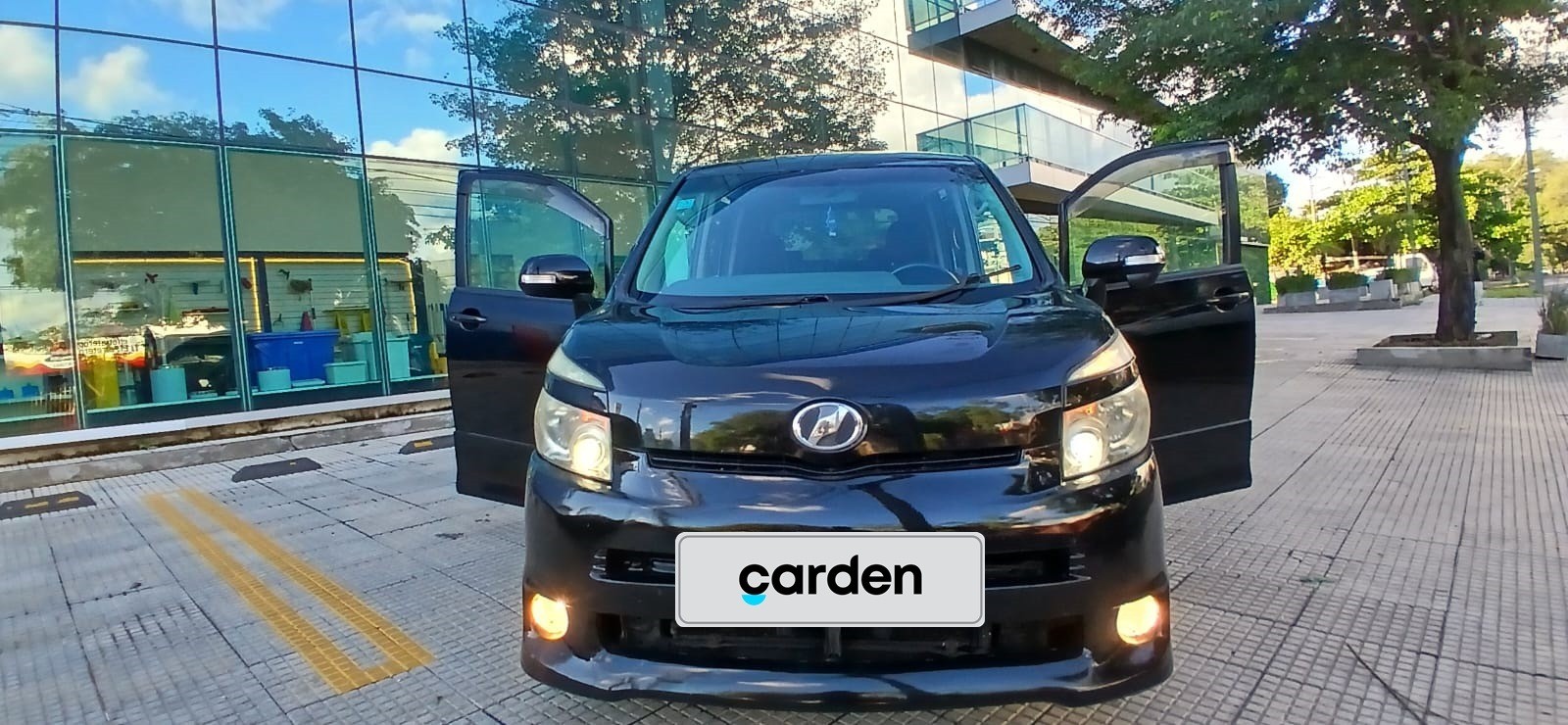 TOYOTA VOXY 2007 | Carden